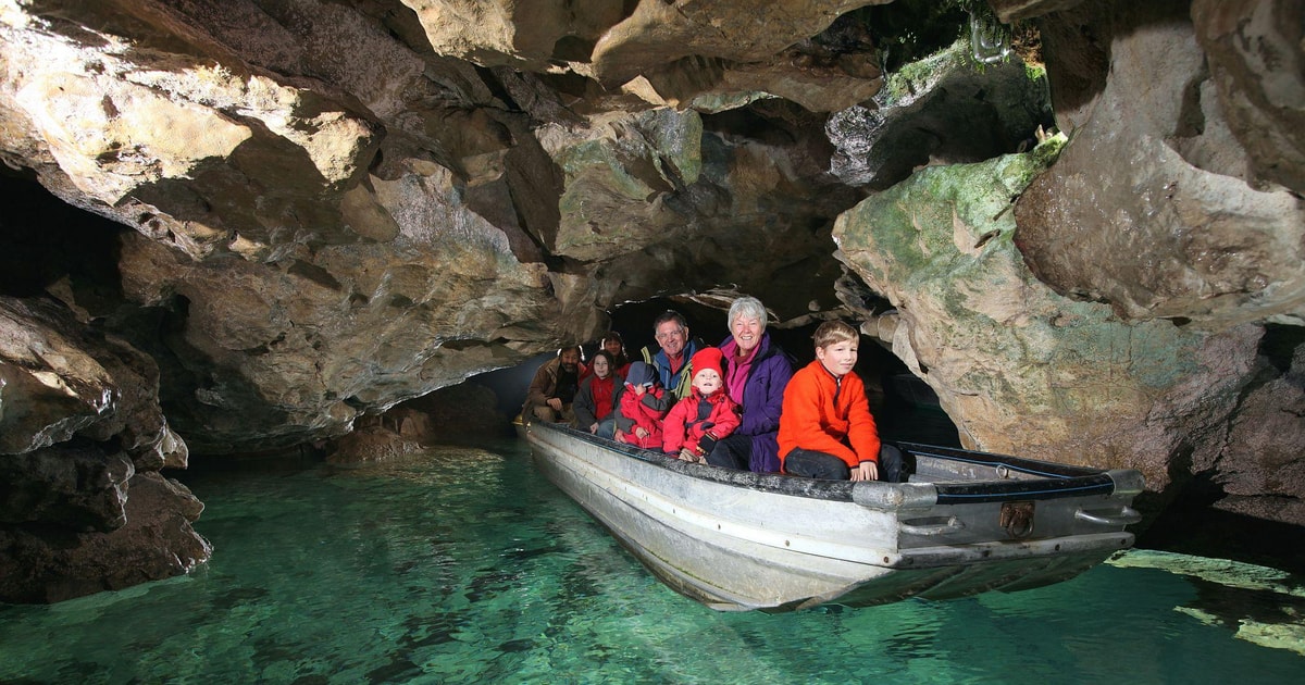 Zwabische Jura: Met de boot naar de Wimsen Grot | GetYourGuide