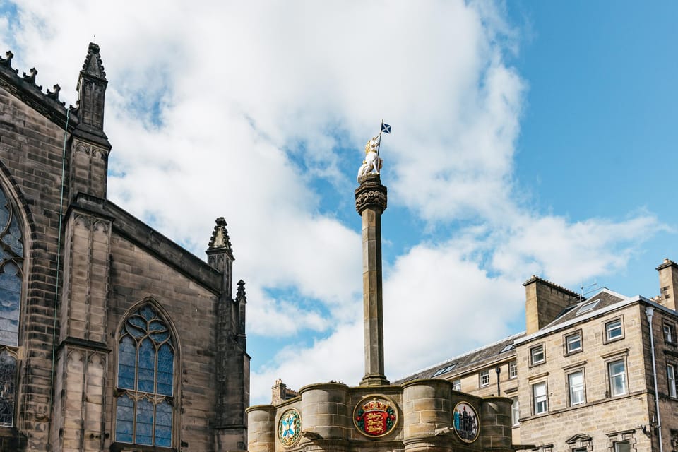 Edinburgh: Old Town History and Tales Walking Tour | GetYourGuide