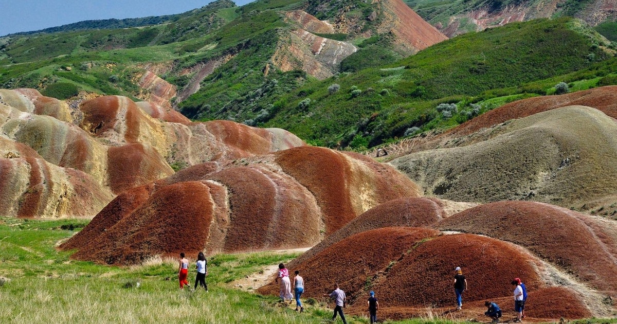 "Voyage dans le monde de David : sur les traces de Garej". | GetYourGuide