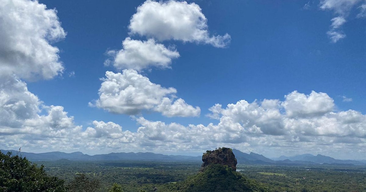 Da Kandy a Sigiriya escursione in tuk tuk di un giorno | GetYourGuide