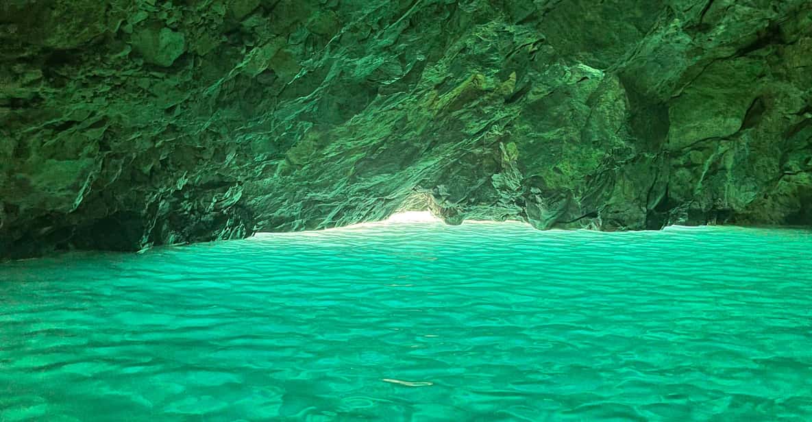 Snabb båttur till Blue Gem Cave Vlore | GetYourGuide