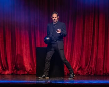 Branson: Cabaret Comedy Magic Dinner Show | GetYourGuide
