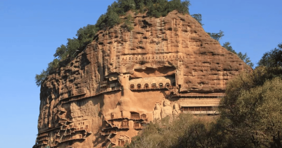 Kulovým vlakem Xi'an-Tianshui Maiji grottoes &fuxi temple | GetYourGuide
