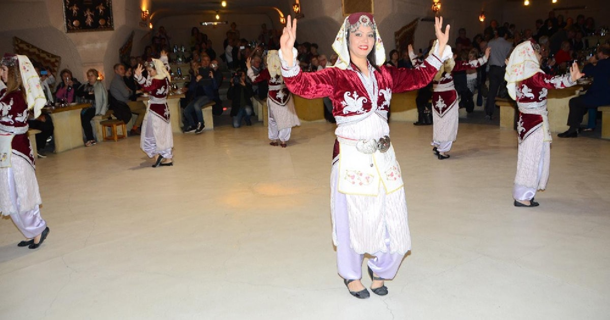 Cappadocia: Upacara Tarian Turki dengan Makan Malam dan Minuman ...