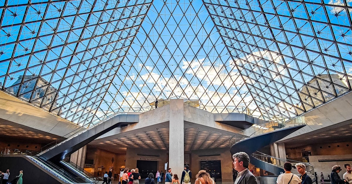 Discover the Louvre: Paris Art Tour + Mona Lisa pass | GetYourGuide