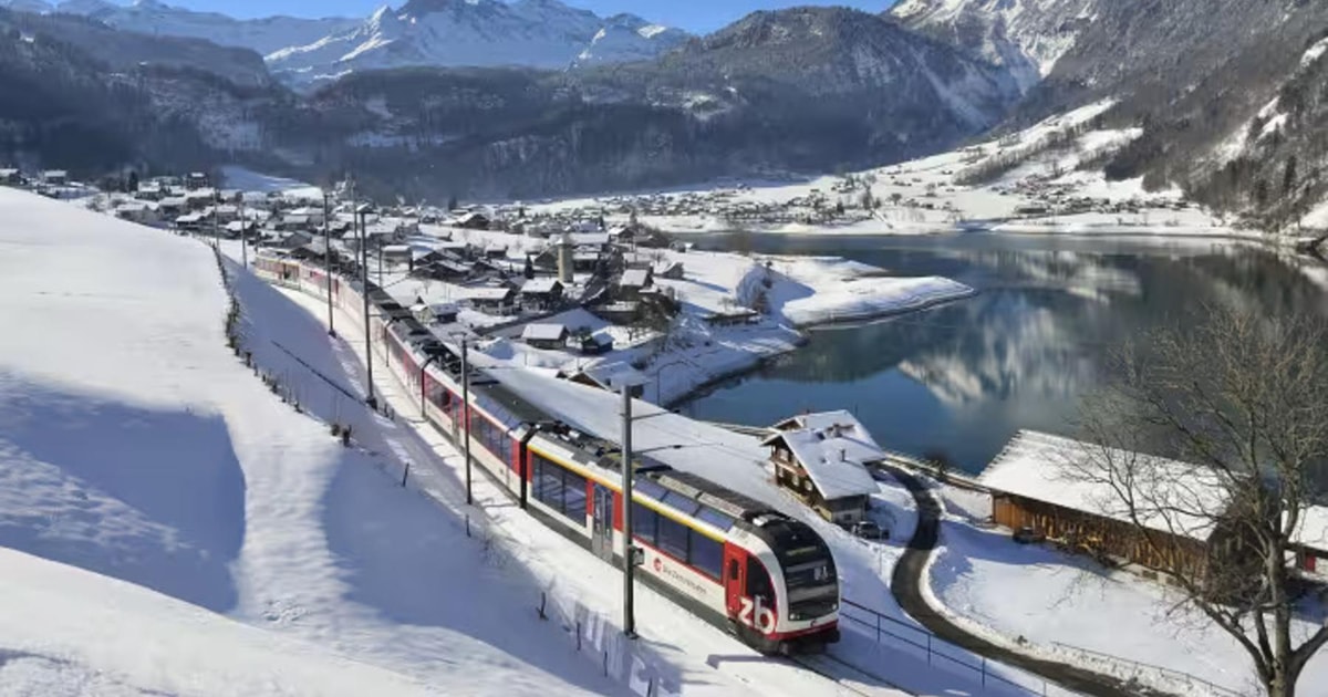 Von Basel: Premium-Panoramazug & Luzern, Interlaken | GetYourGuide