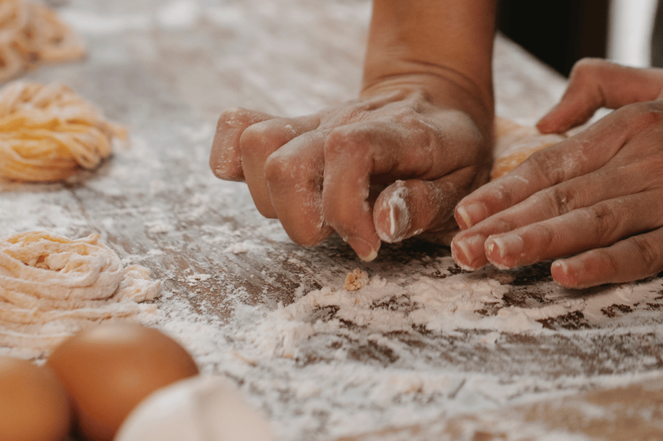 Austin: Master the Art of Colossal Shrimp Alfredo Pasta | GetYourGuide