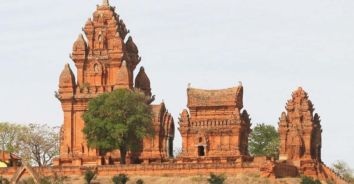 Cultura Cham y belleza costera: tour de día completo por Ninh Thuan ...