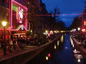 Red light district crime report | GetYourGuide Supplier